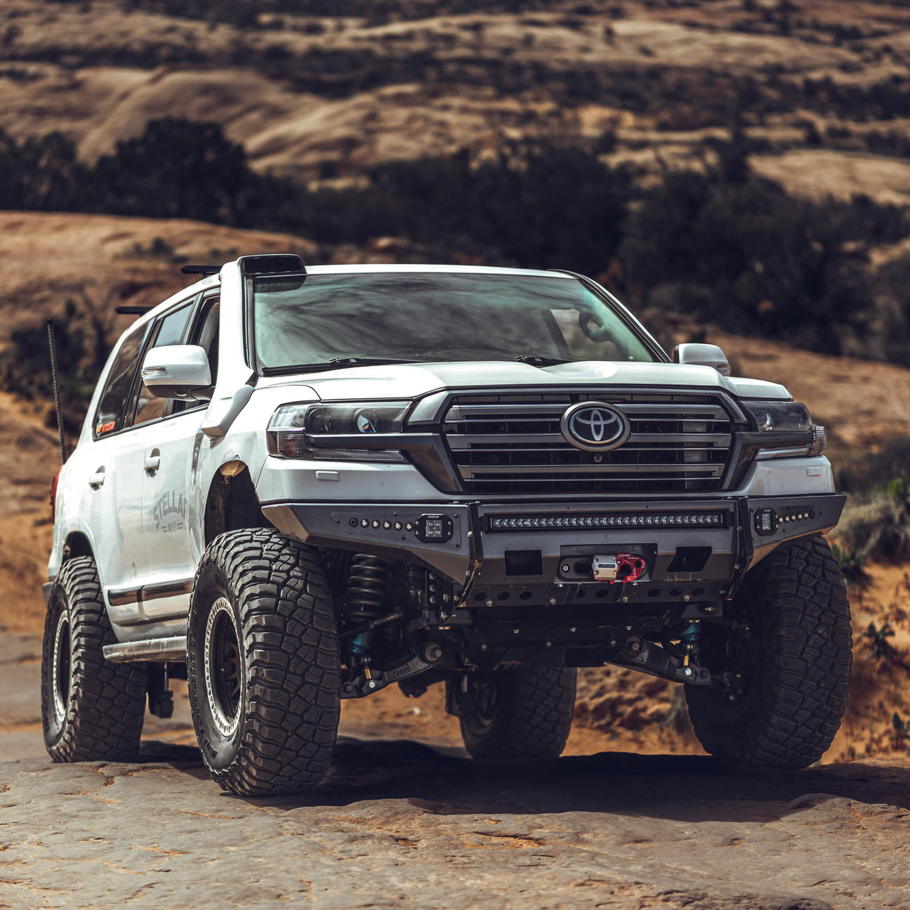Off-road accessories for Toyota Land Cruiser 200-series & Lexus LX 570 ...